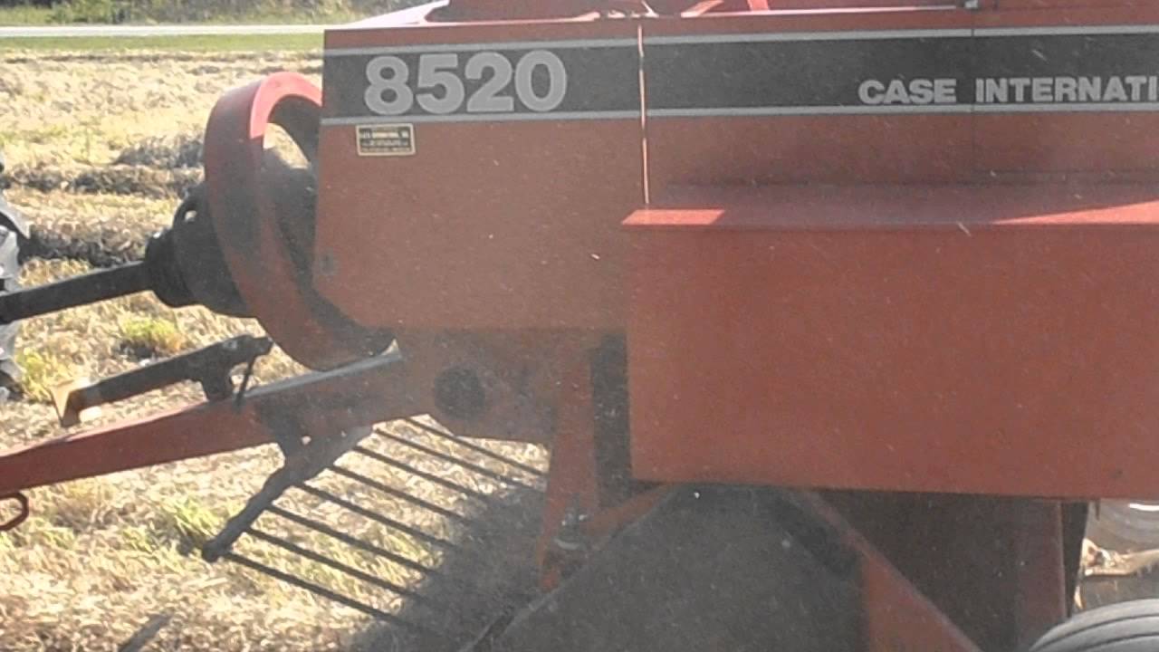 8520 IH Baler at work - YouTube