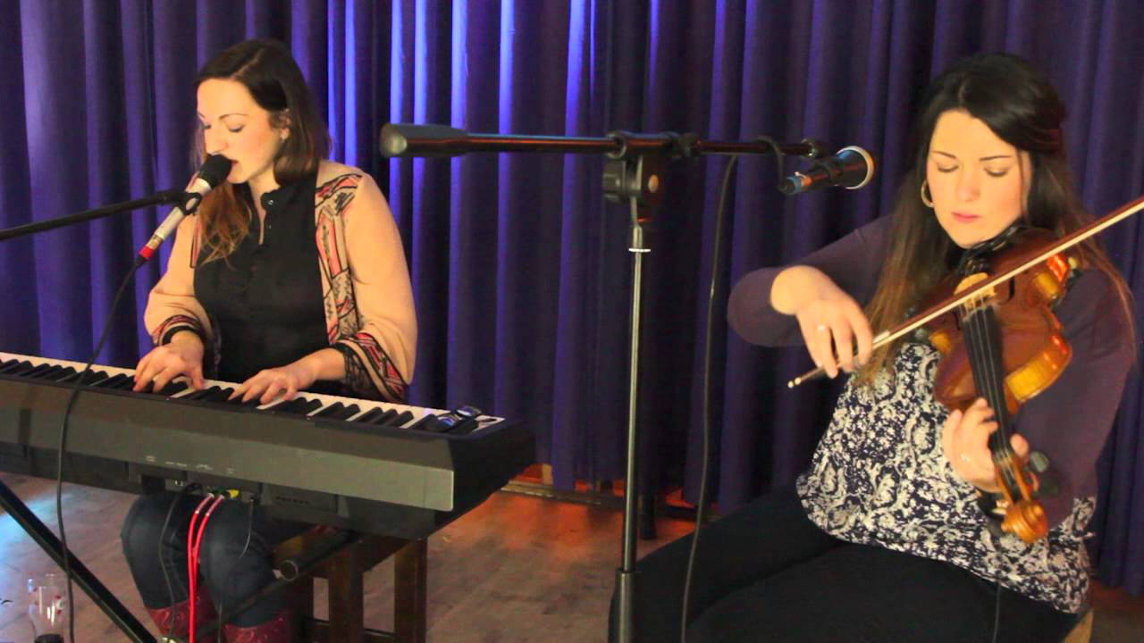 'Sera' live at 'tvwales MUSIC NIGHTS' singing her own song - YouTube