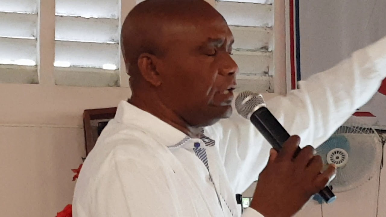 Pasteur Lochard/ Sr Remy envite ou adore avel - YouTube