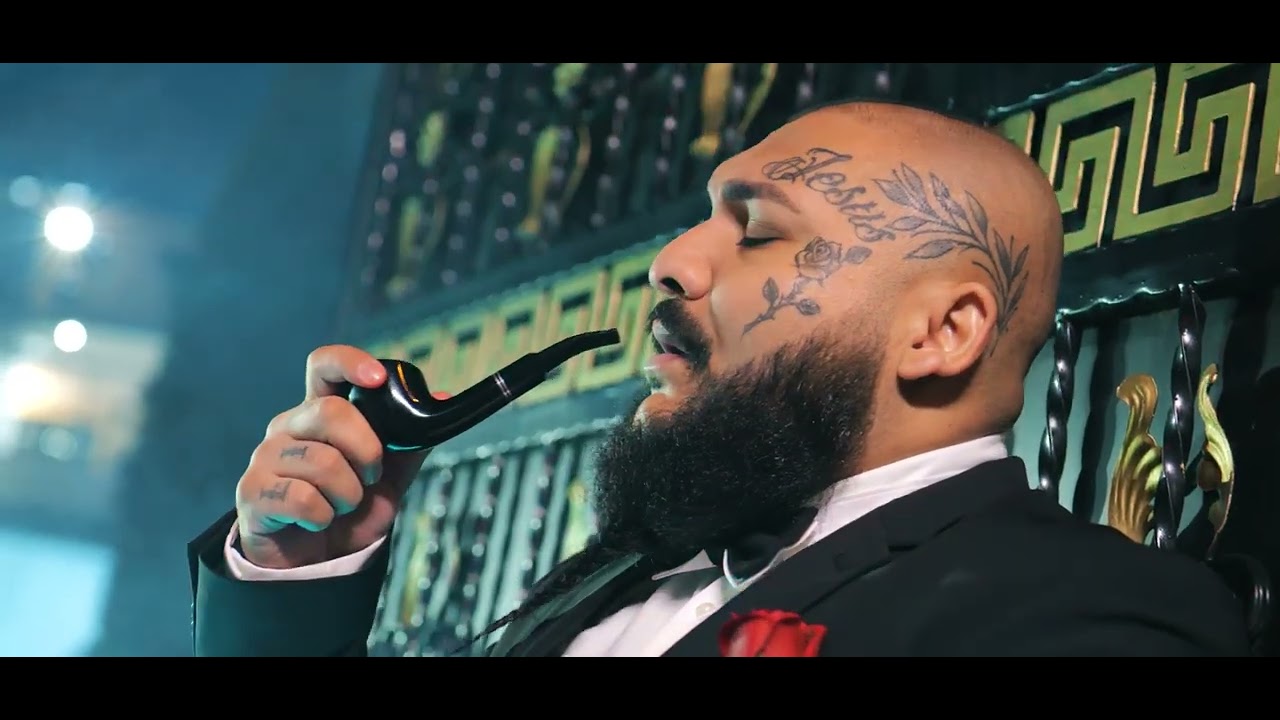 Dani Mocanu ️‍🩹 MAMA DE MAFIOT | Official Video 2023 - YouTube