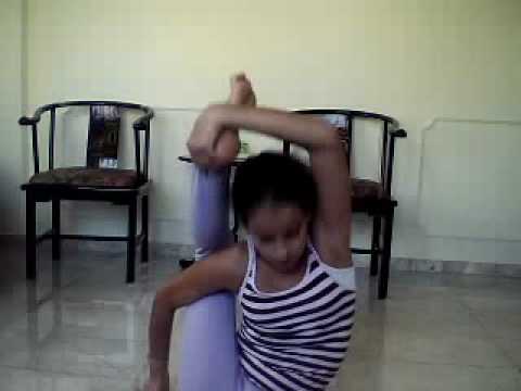 Amazing flexibility - YouTube