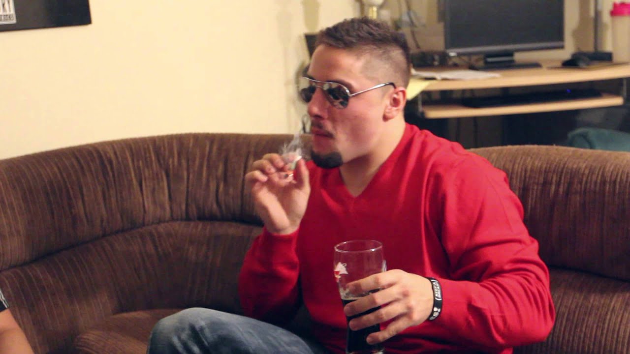 Junior JR. - Never Quit (Official Music Video) - YouTube