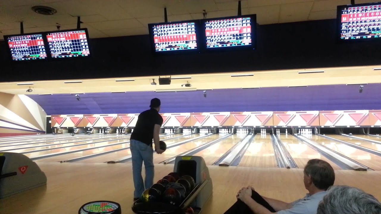 Sean Beckwith bowls a 300 Game! - YouTube