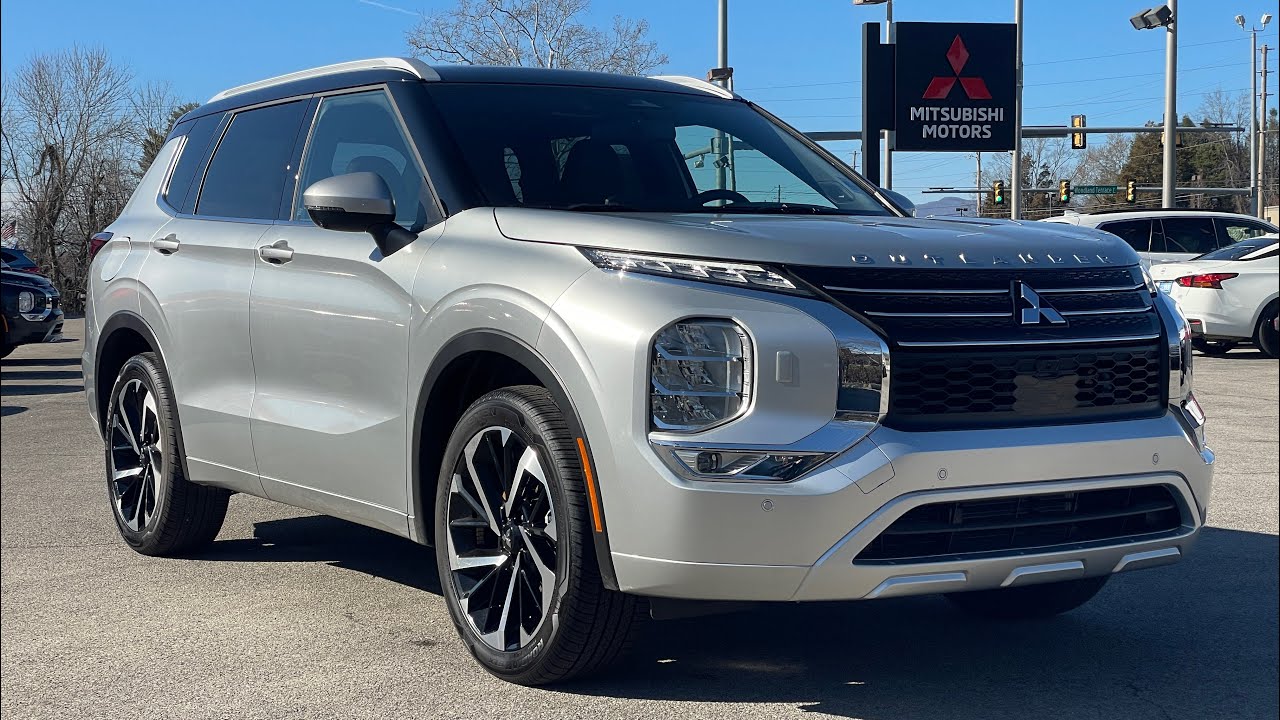 2024 MITSUBISHI OUTLANDER SEL (Silver with Black Roof and Premium ...