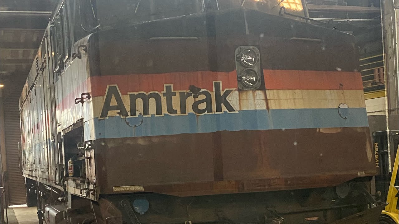 Amtrak F40PH 307 inside Roundhouse Restoration Update - YouTube