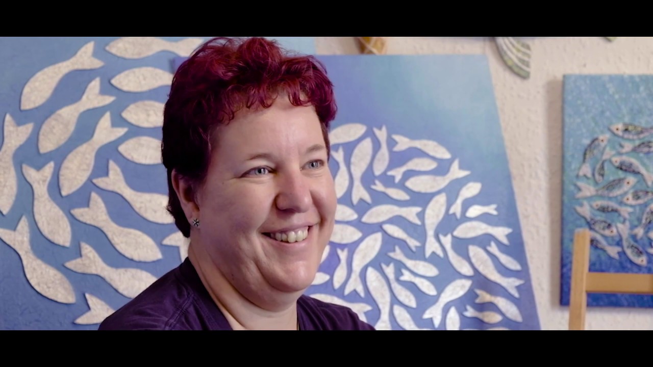 Sarah Cox - Paper Maché Artist - YouTube