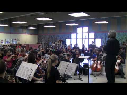 Carlos Kalmar works with MYS's Symphony Orchestra 8MAY10