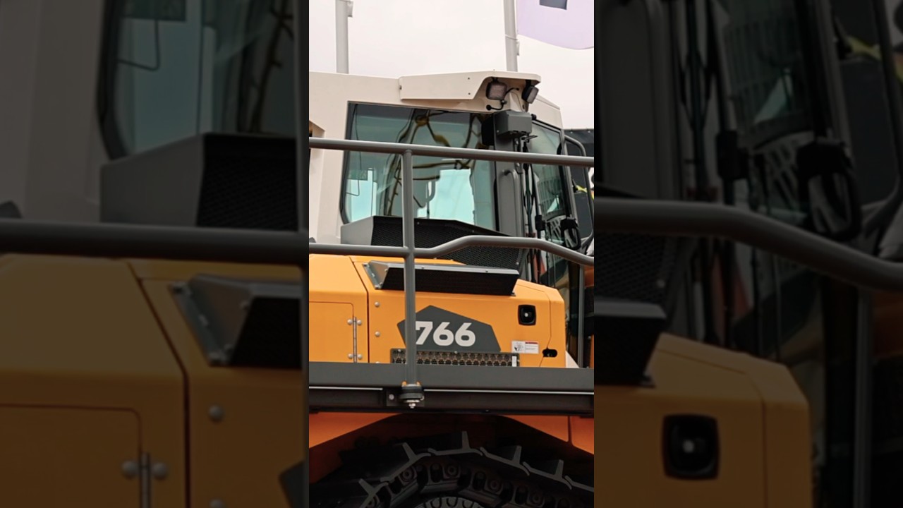 Liebherr PR766 Dozer at ConExpo! - YouTube