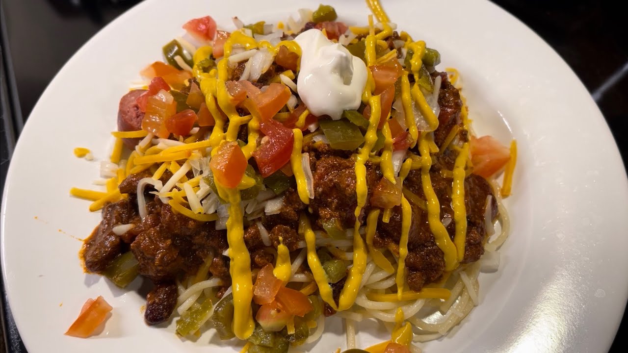 CHILI DOG SPAGHETTI COOKED IN WEENIE WATER 😂😂 - YouTube