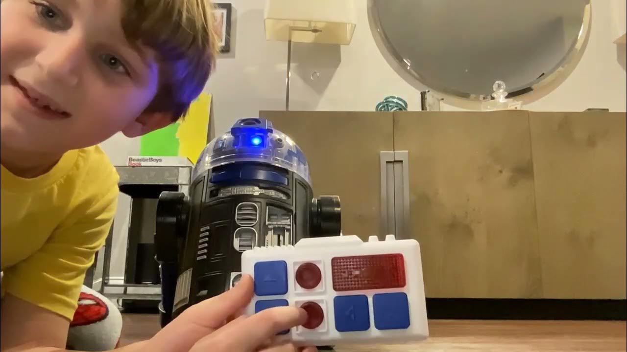 Remote control R2D2 - YouTube