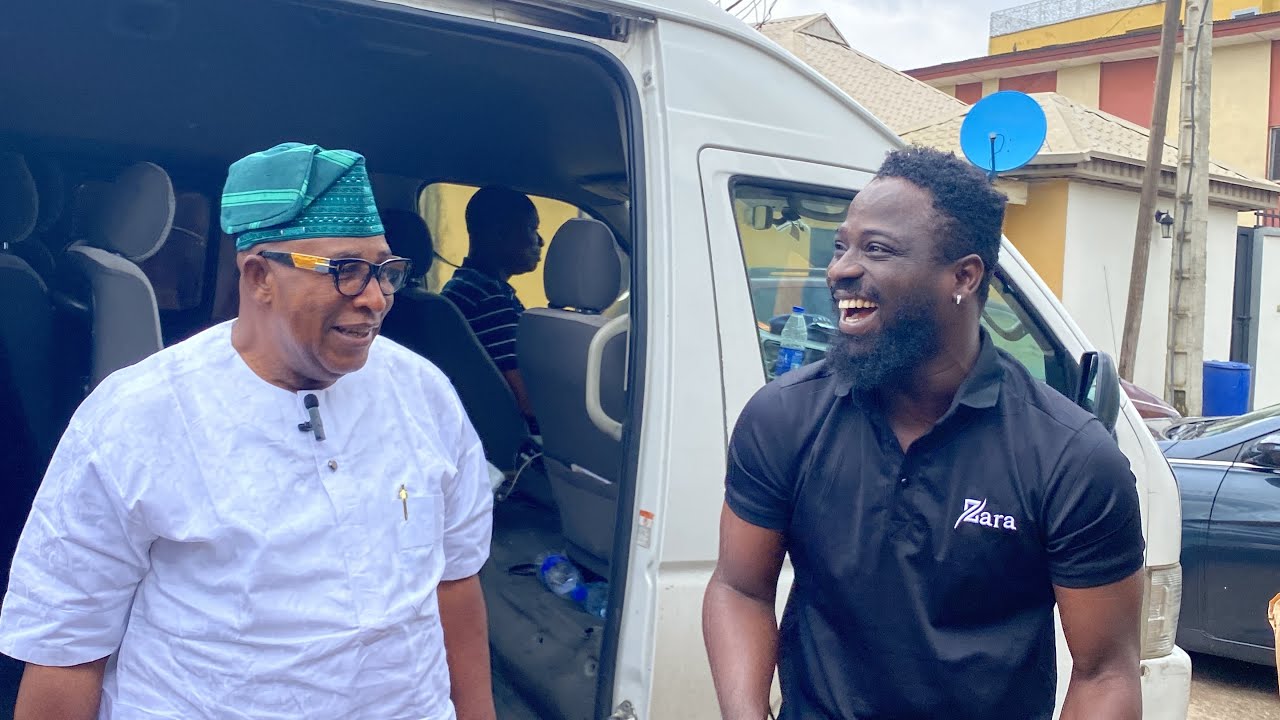 OGA BELLO ADEBAYO SALAMI WITH FANS AT EAGLES SHNAPP GIVEAWAY VISITS ...