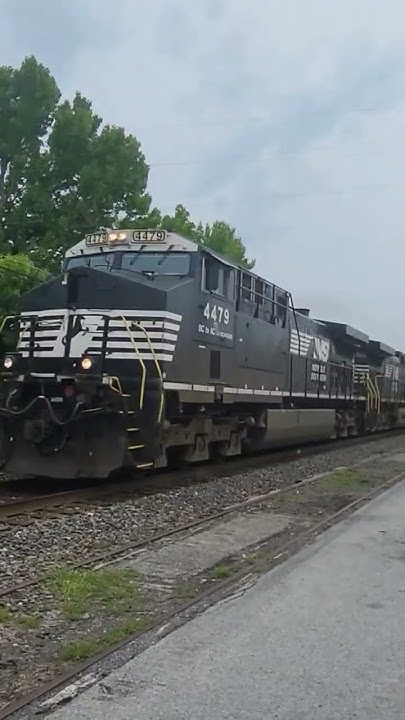 NS AC44C6M 4479 LEADS NS 11N WITH special cargo #train - YouTube