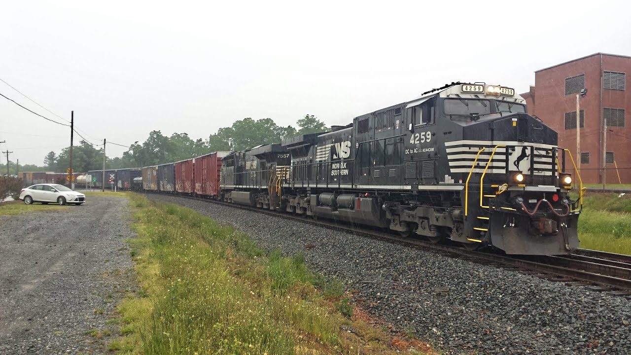 NS Train 192 With NS Leader 4259 At Rock Hill SC On The NS R-Line. 5-8 ...