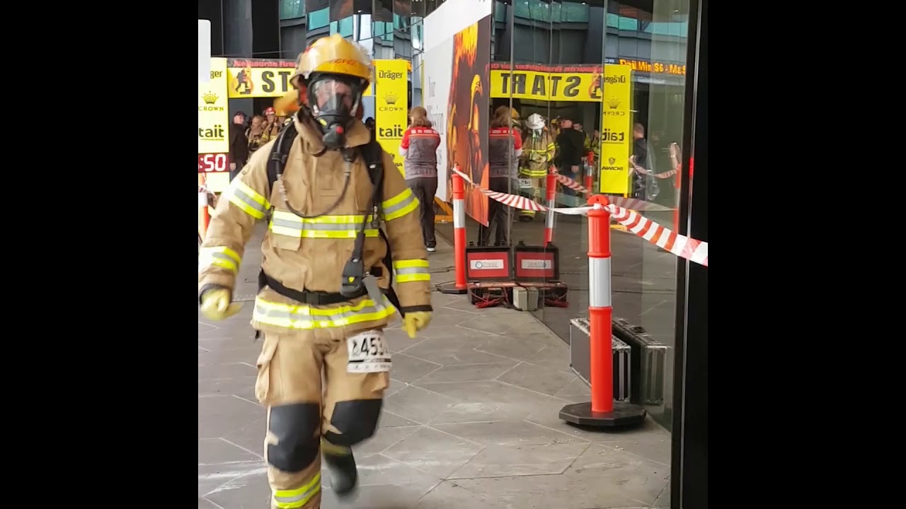Compton CFS - 2017 Melbourne Firefighter Stairclimb - YouTube