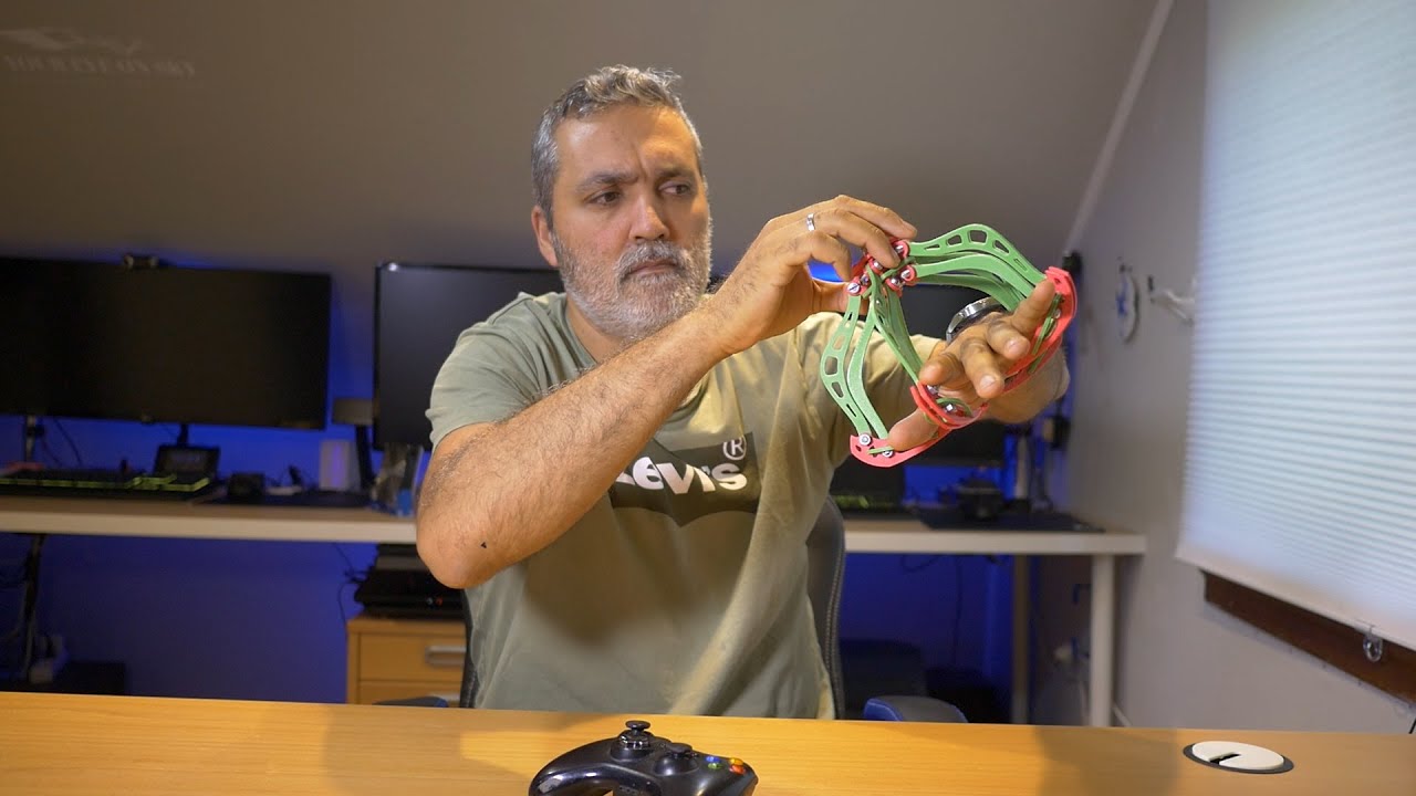 My new 3d printed Mantis claw ("graber" ) for my phantom 4 pro - YouTube