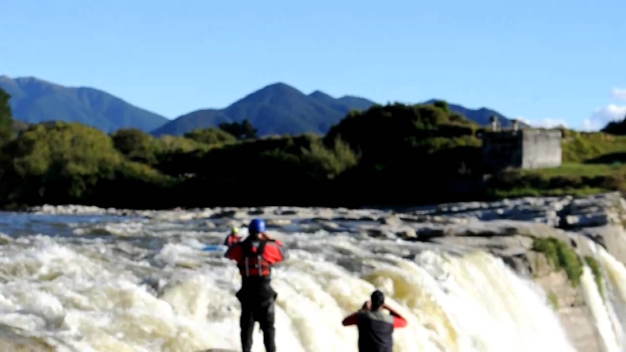 Kayaker going over Maruia Falls - YouTube