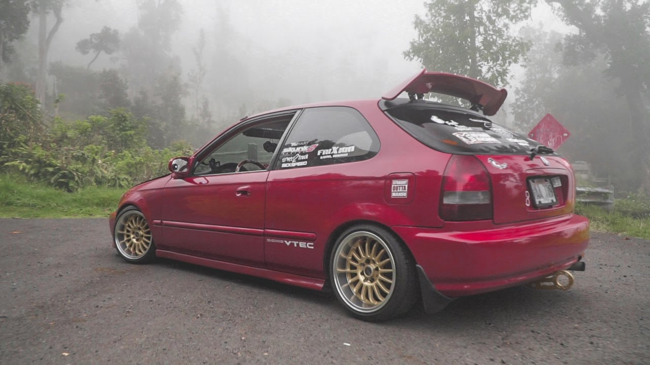 Drew's Boosted EK hatch - YouTube