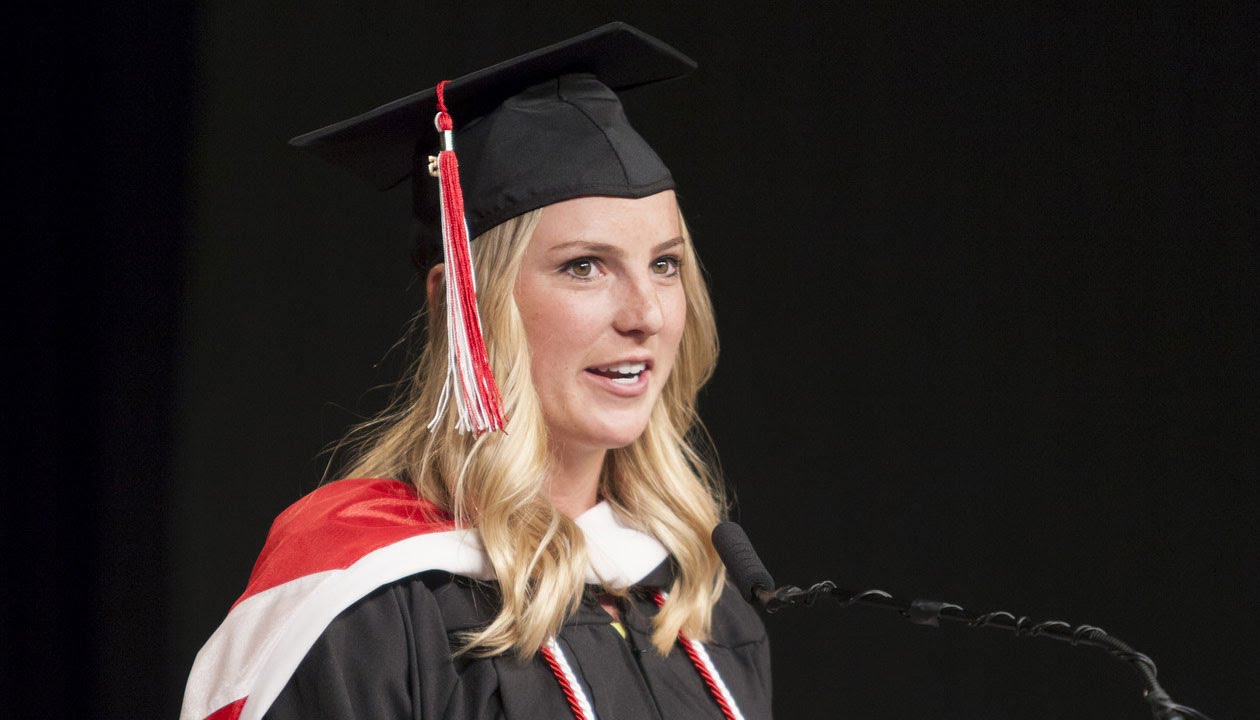 2015 College of Saint Benedict Student Commencement Speech - YouTube