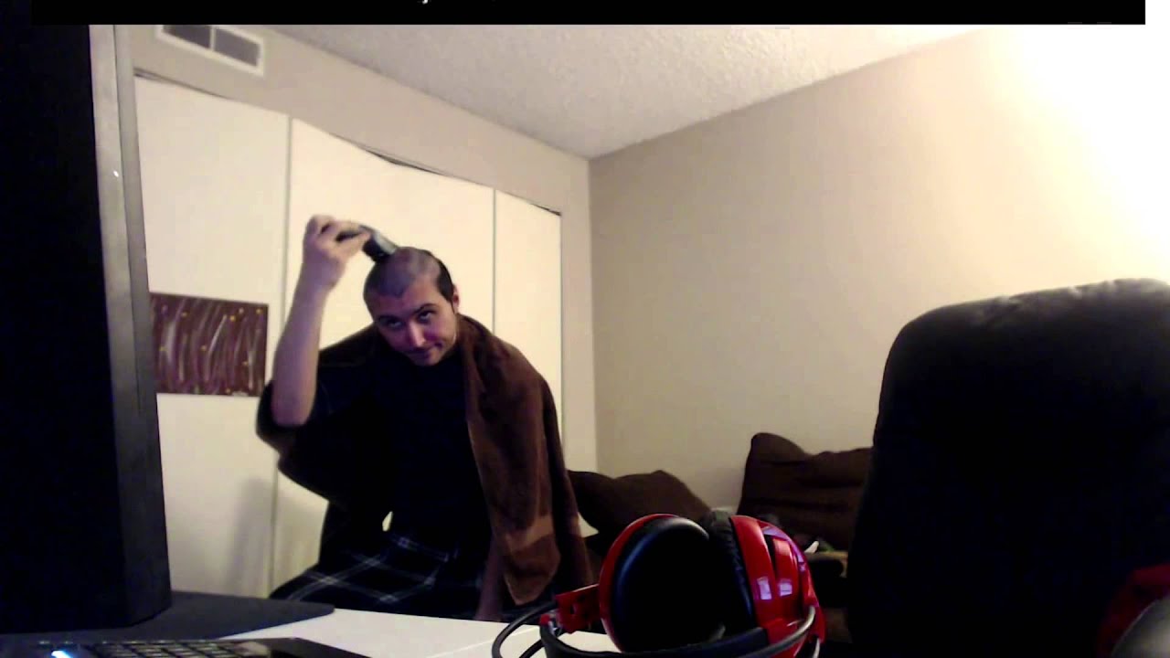 Summit1G (Twitch.tv) | Summit shaves all his hair off on his head for ...
