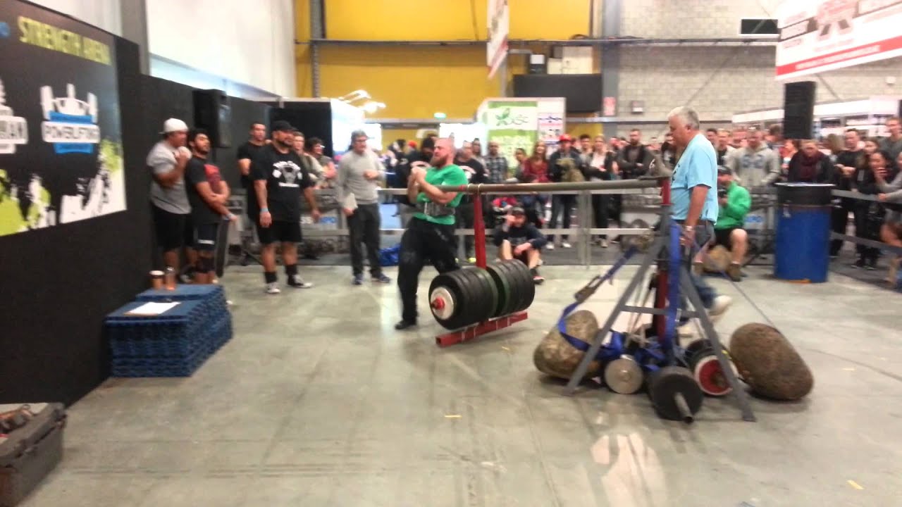 Fitness Expo 2015 - 294kg Conan's Wheel - YouTube