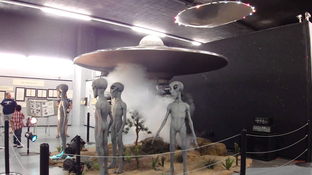 Aliens at the UFO museum, Roswell, New Mexico July 2013 - YouTube