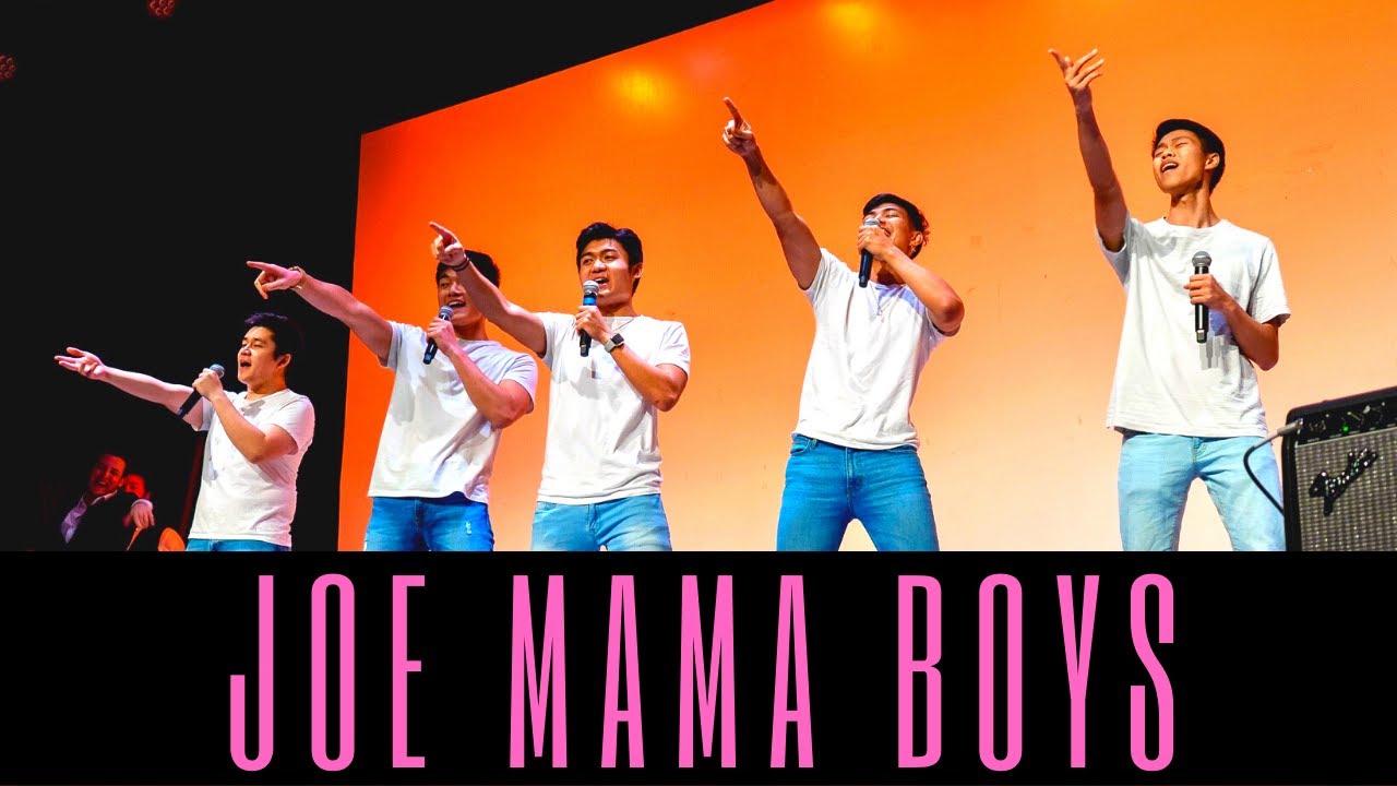College boys make crowd go wild with boy band memes - YouTube