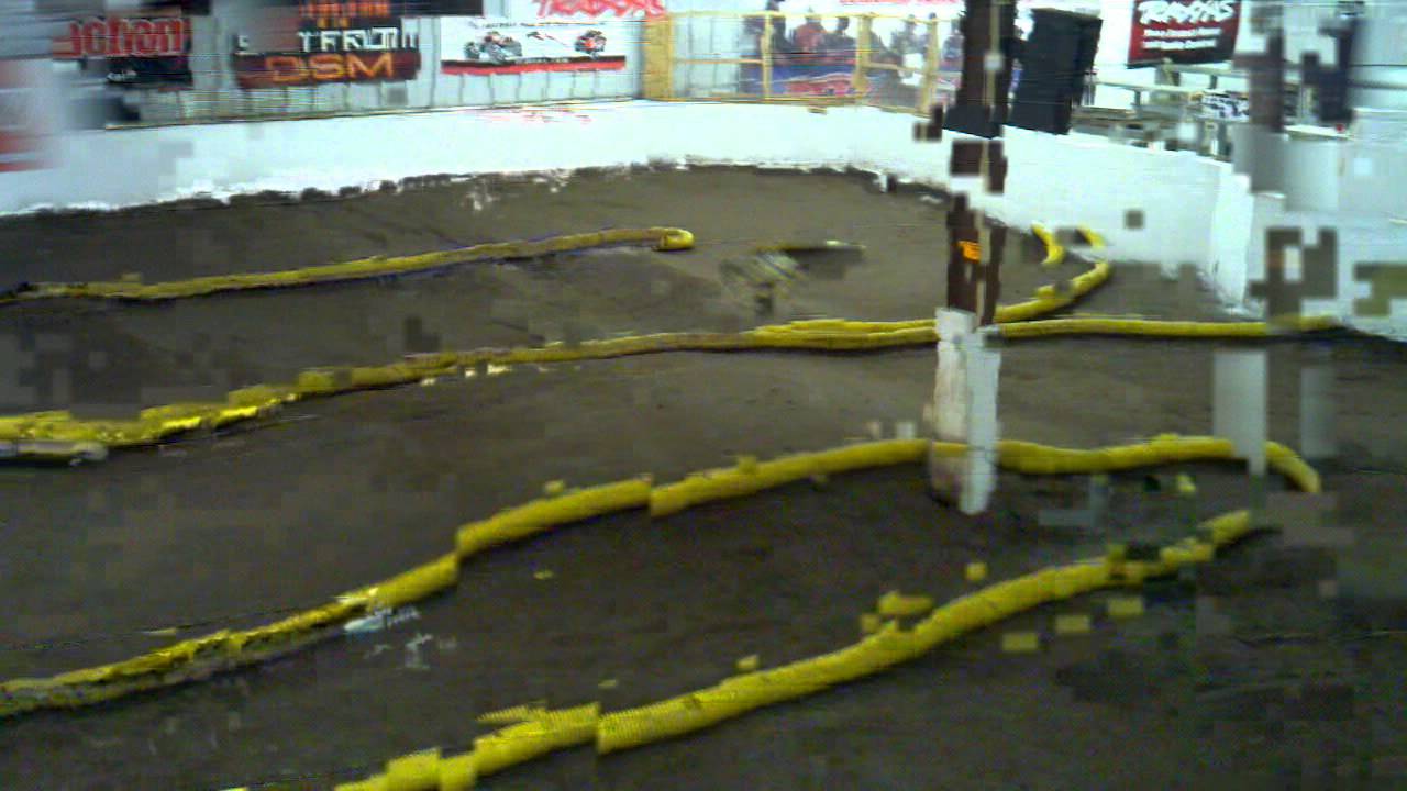 Revolution raceway 4x4 practice - YouTube