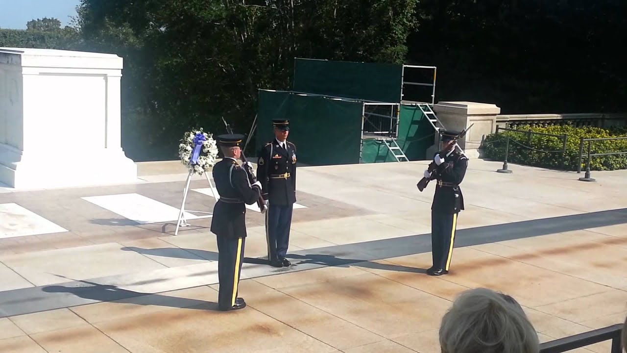 Tomb of the Unknown Soldier Ceremony - YouTube