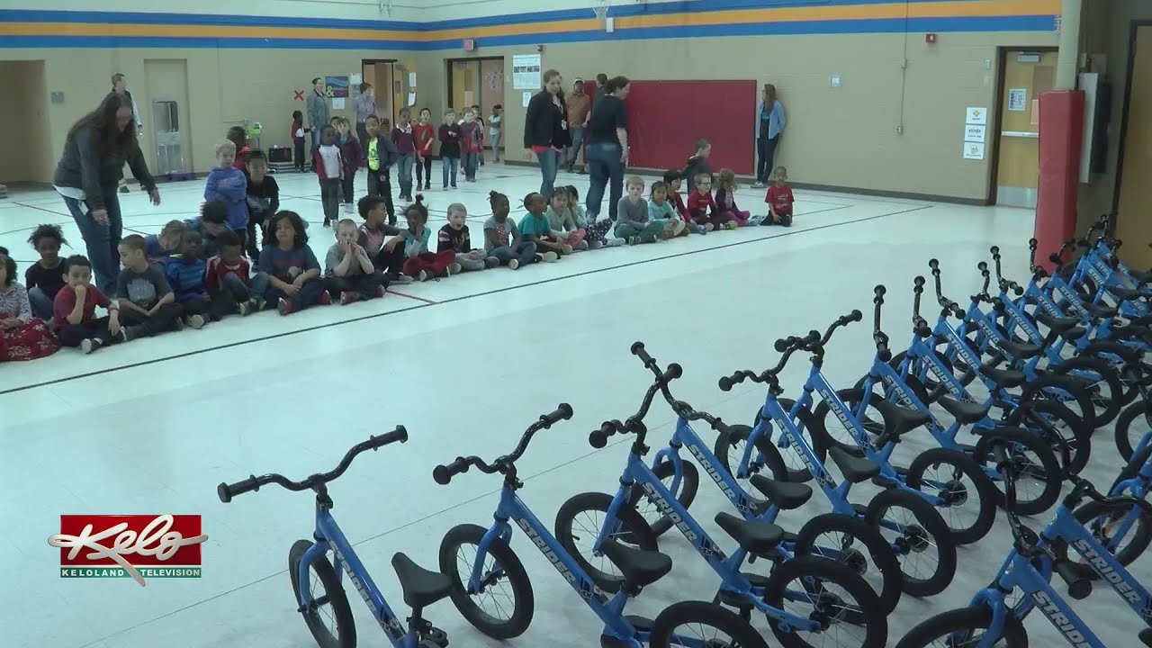 Cleveland Elementary Kindergarten, First-Grade Students Receive Bikes ...