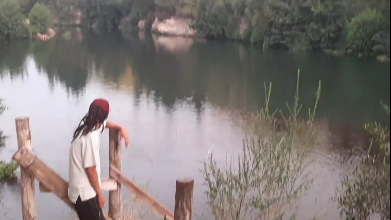 Chillin' (Video Oficial) - Dakes Aldebaran #trillwave - YouTube