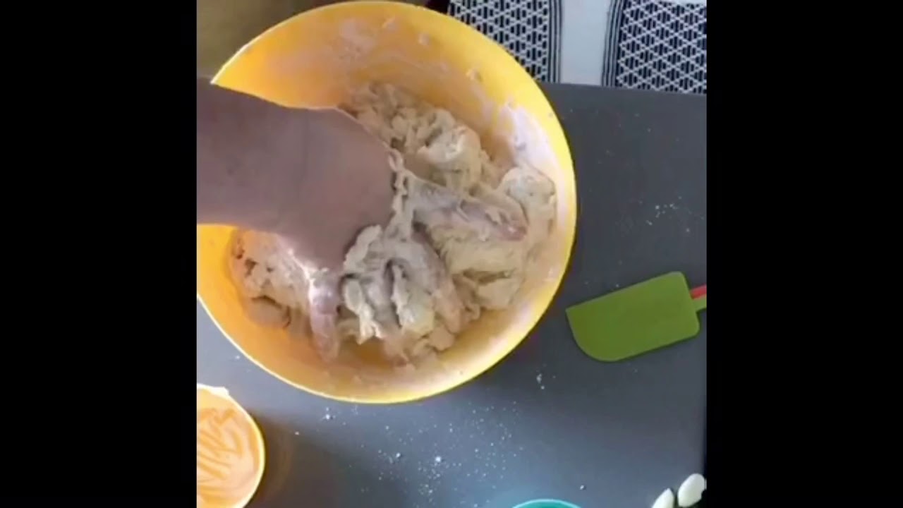Hungarian Lángos (Langosh) recipe preparation - YouTube