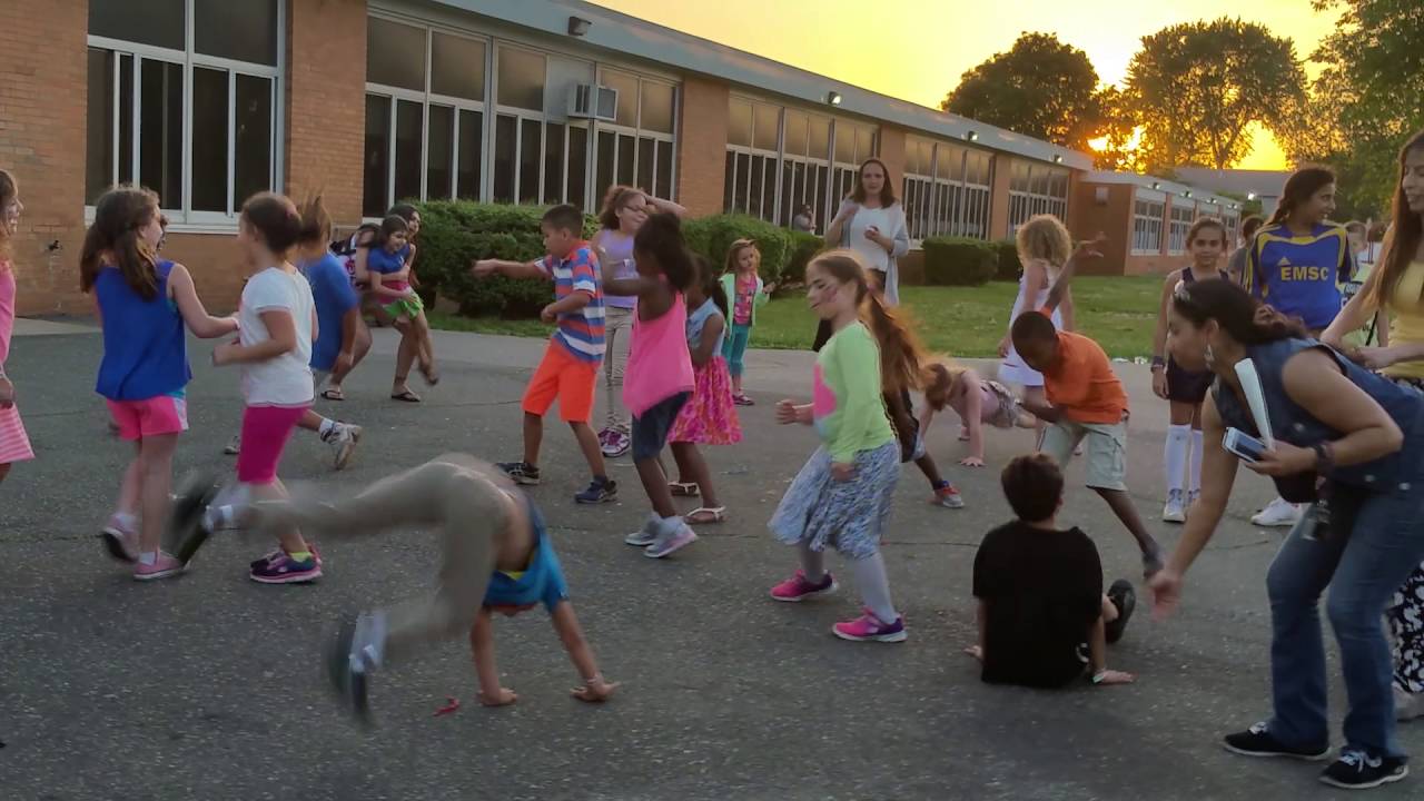 SCHOOL CARNIVAL DANCE - YouTube
