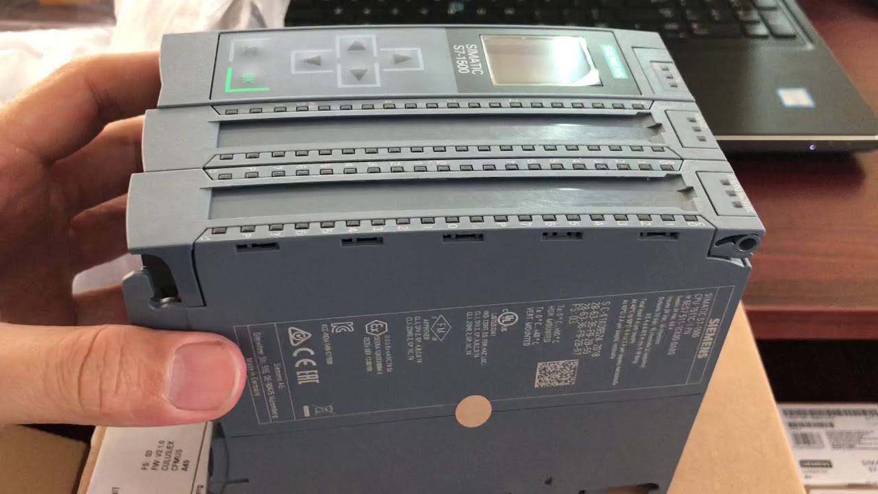 Fast view Simatic S7-1500 CPU 1511C-1 PN - YouTube