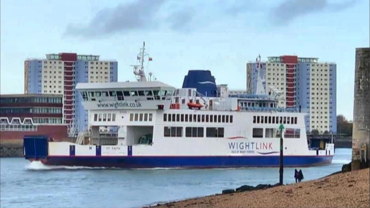 Isle of Wight Ferries - Wightlink & Hovertravel at Portsmouth - YouTube