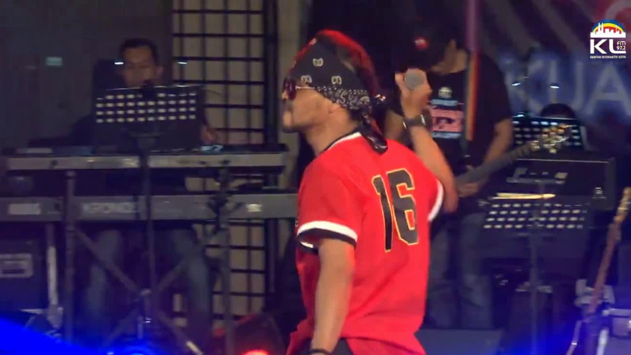 ANDAI DAPAT KU UNDUR MASA - ELLY AXL (KONSERT KENANGAN LALU KLFM) - YouTube