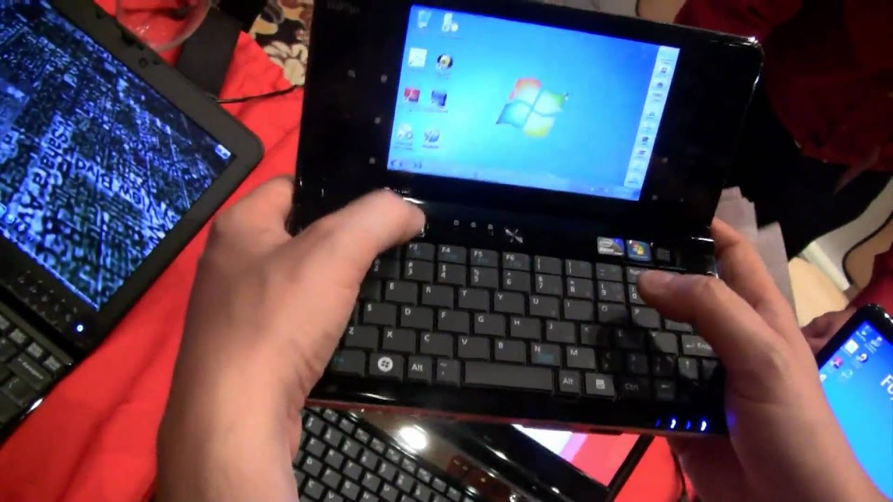 Fujitsu UH900 UMPC at Pepcom at CES 2010 - YouTube