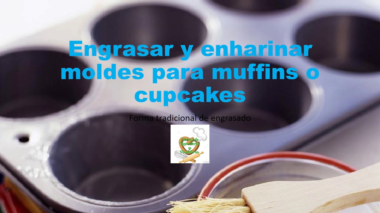 Cómo Engrasar y enharinar moldes para muffins o cupcakes - YouTube