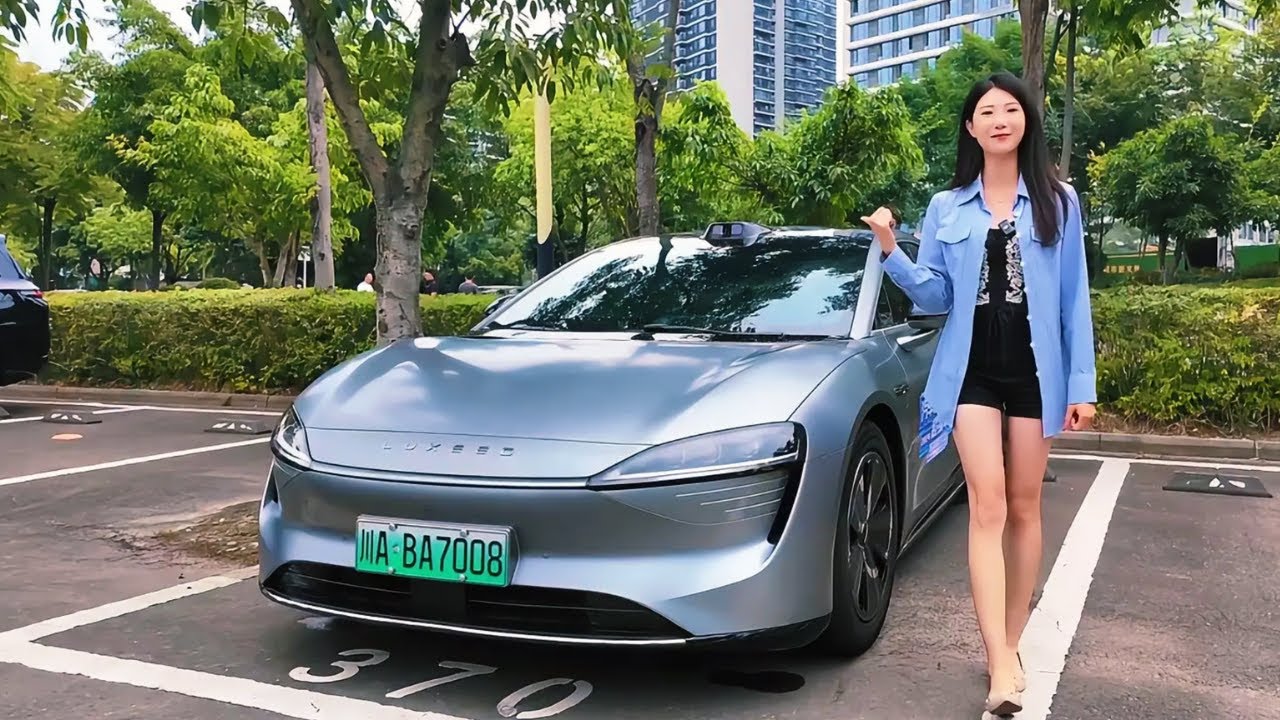 The Huawei Luxeed S7 Electric Car - Experience smart driving technology ...