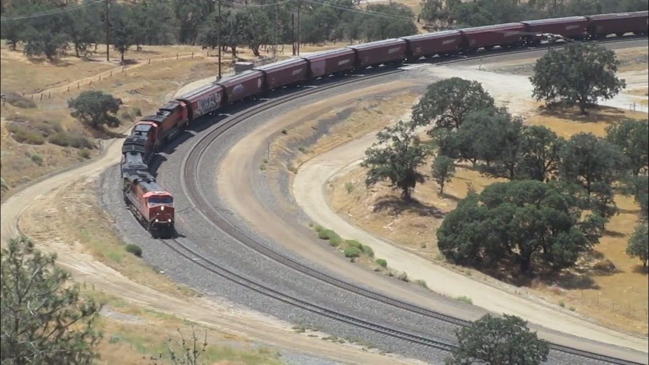 BNSF grain train at the Tehachapi Loop - YouTube