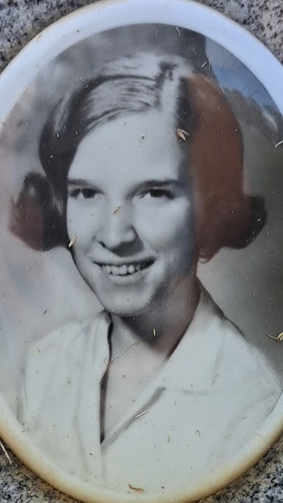 Grave of Suzanne Lumpkin #history #graveyard #grave #cemetery - YouTube