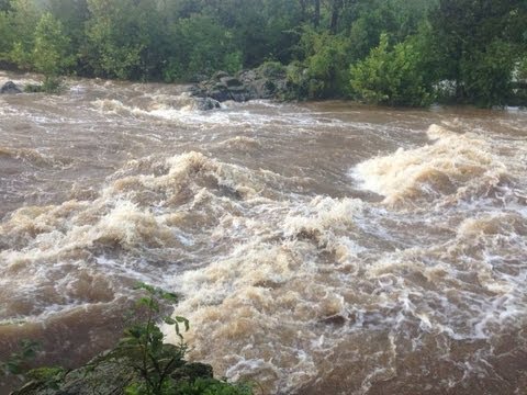 Lower Haw River at 5000+ cfs 8/1/2013 Kayak - YouTube