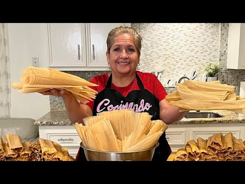 Cómo amasar y embarrar masa para tamales😋. - YouTube