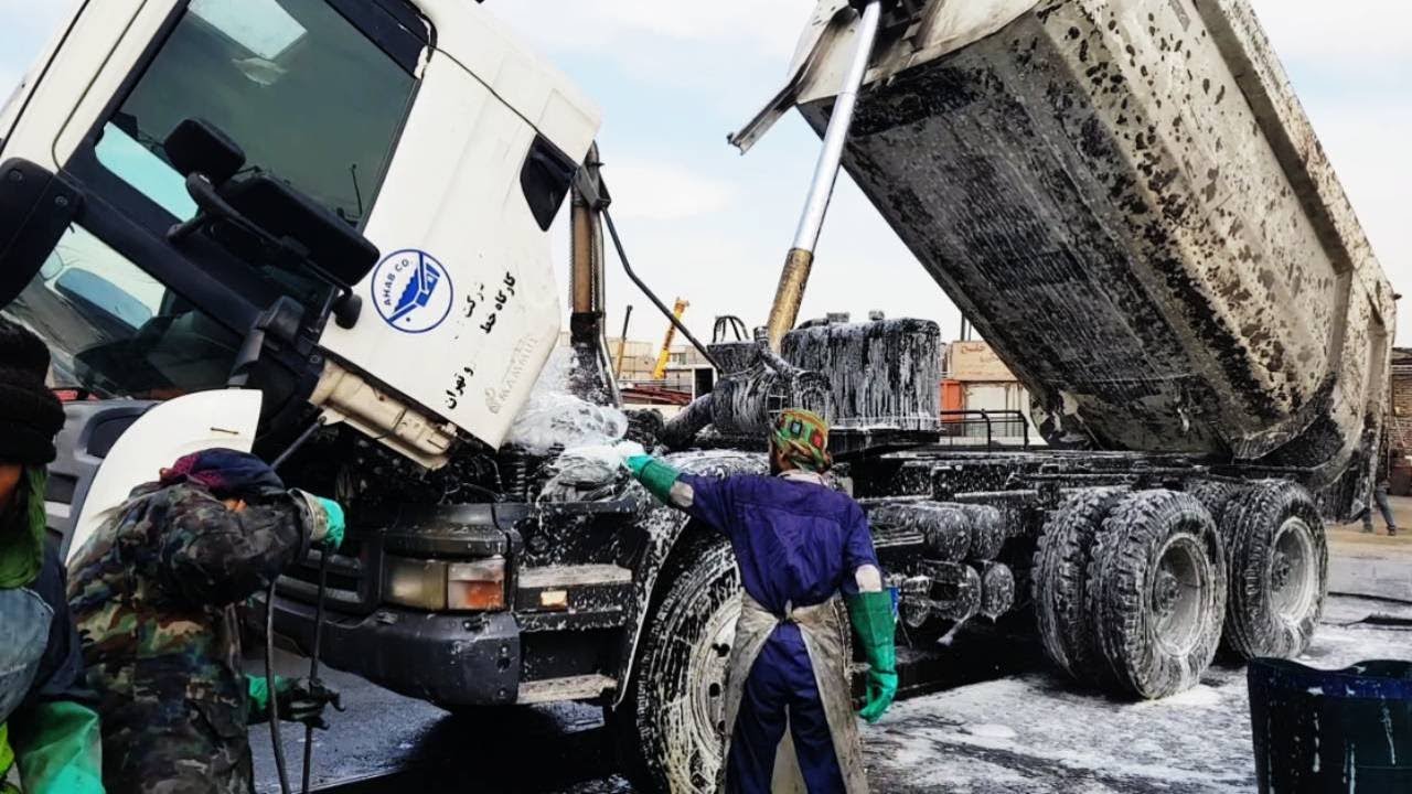 Truck cleaning: the MOST HUGE WATER PROOF SCANIA filthy dump truck ...