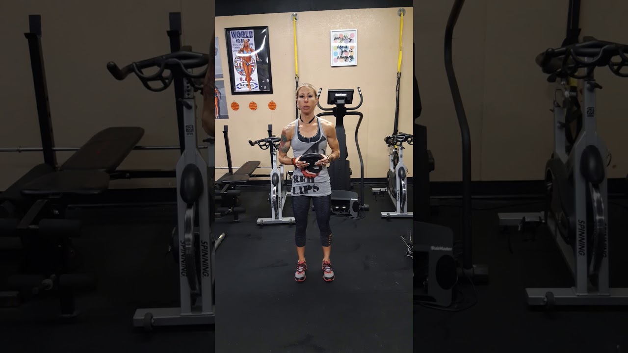 Every BODY's Fit "FIT Clip" 3284 Video: Plate jump lunges for Total ...
