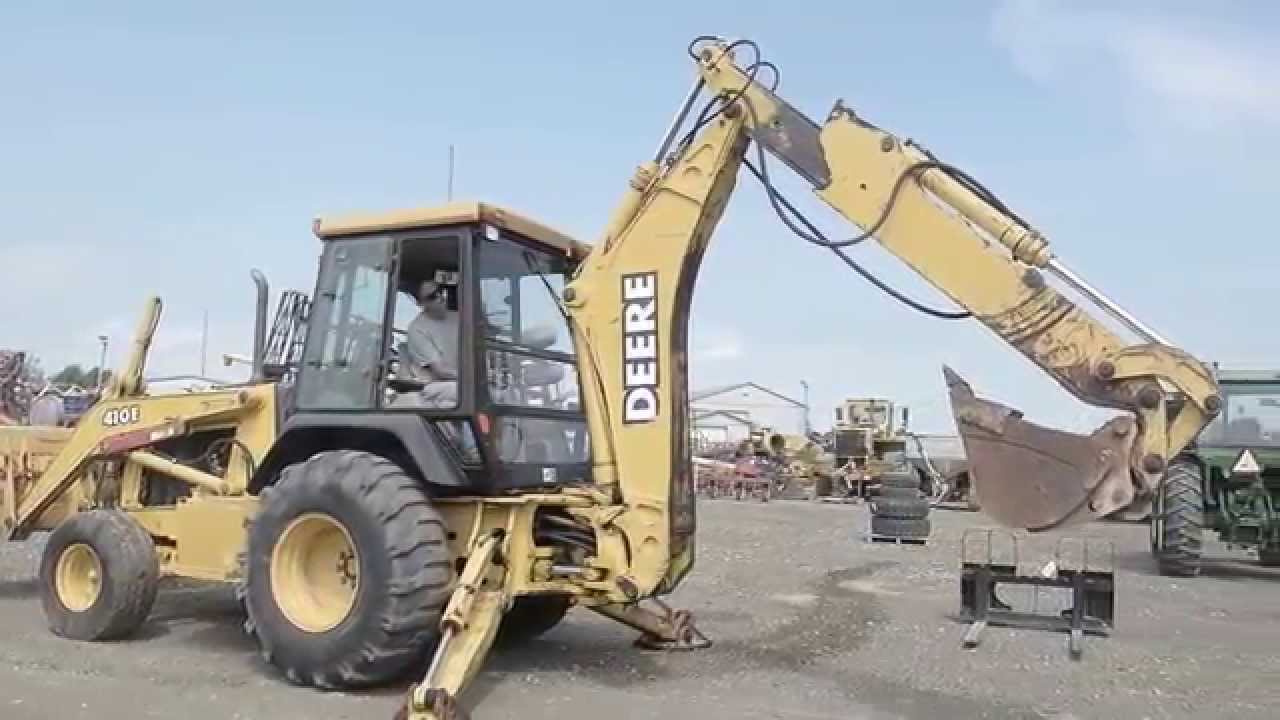 John Deere 410e Backhoe