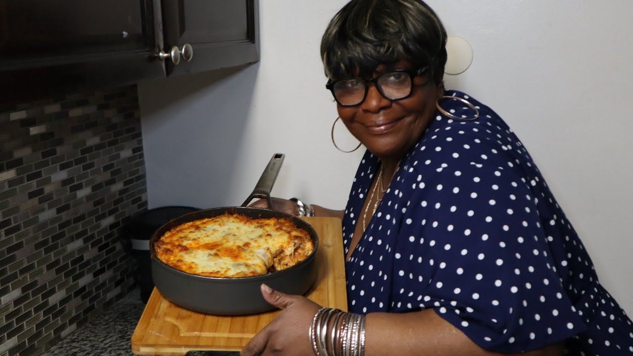 SoulfulT Tortellini Cheesy Bake - YouTube