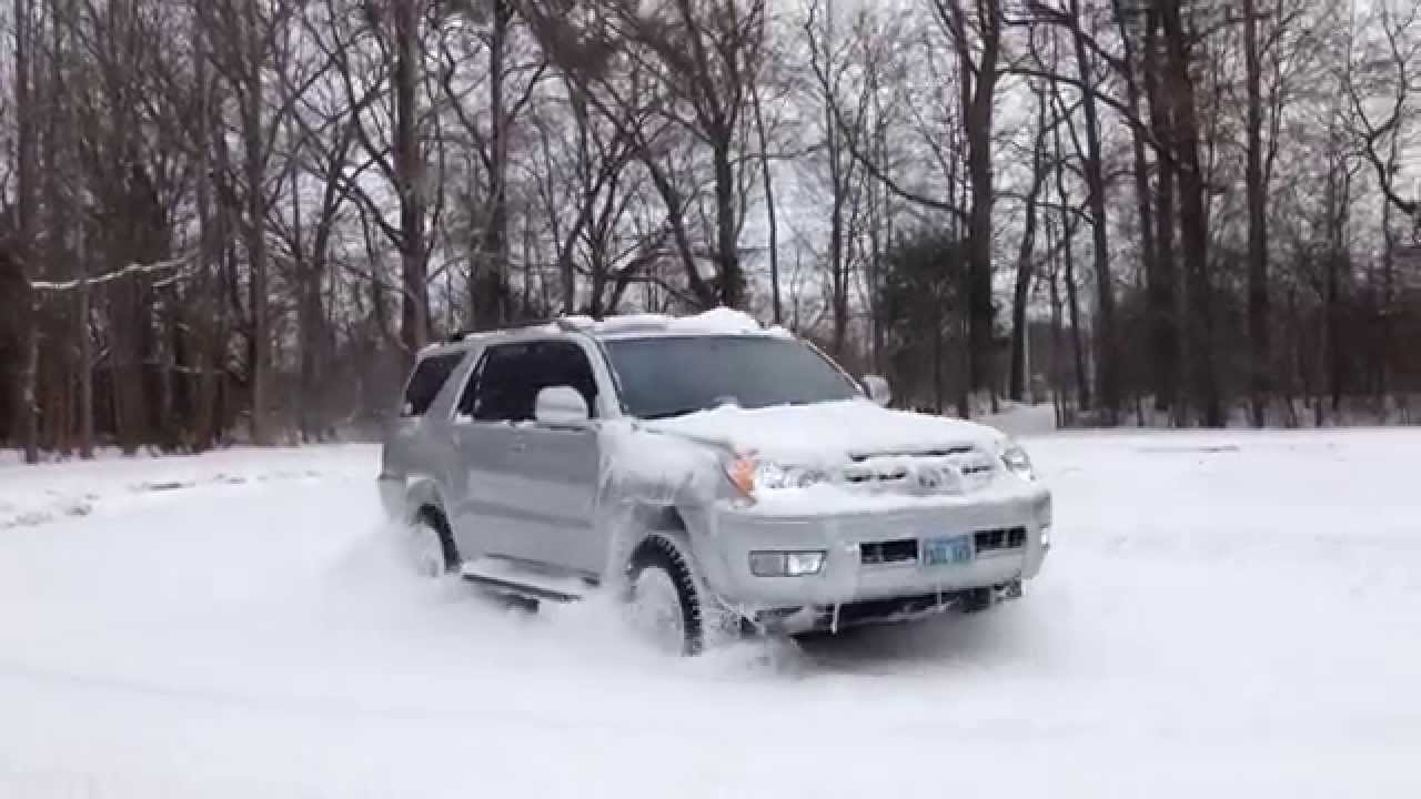 2005 V8 4runner snow drifting - YouTube