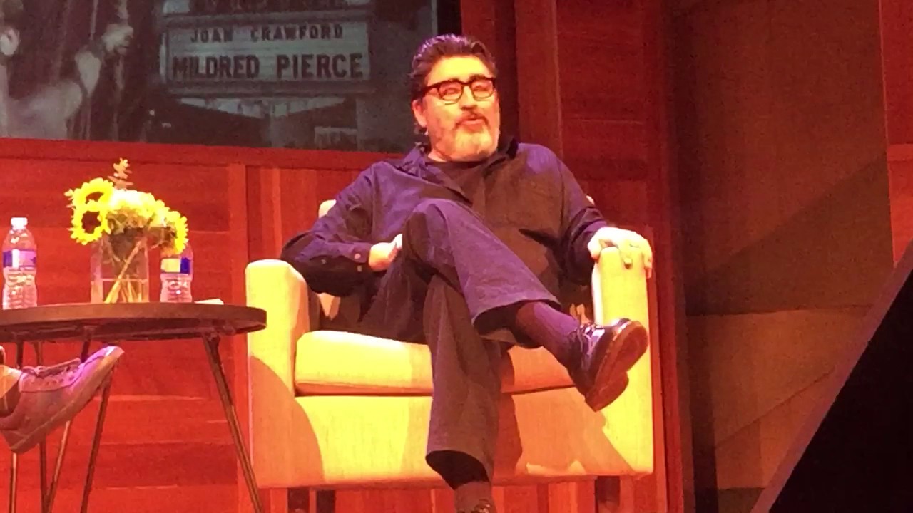 Alfred Molina tells hilarious story about Jonathan Pryce - YouTube