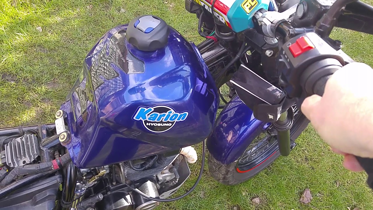 Hyosung Karion 125 nimmt kein Gas an und geht aus - YouTube