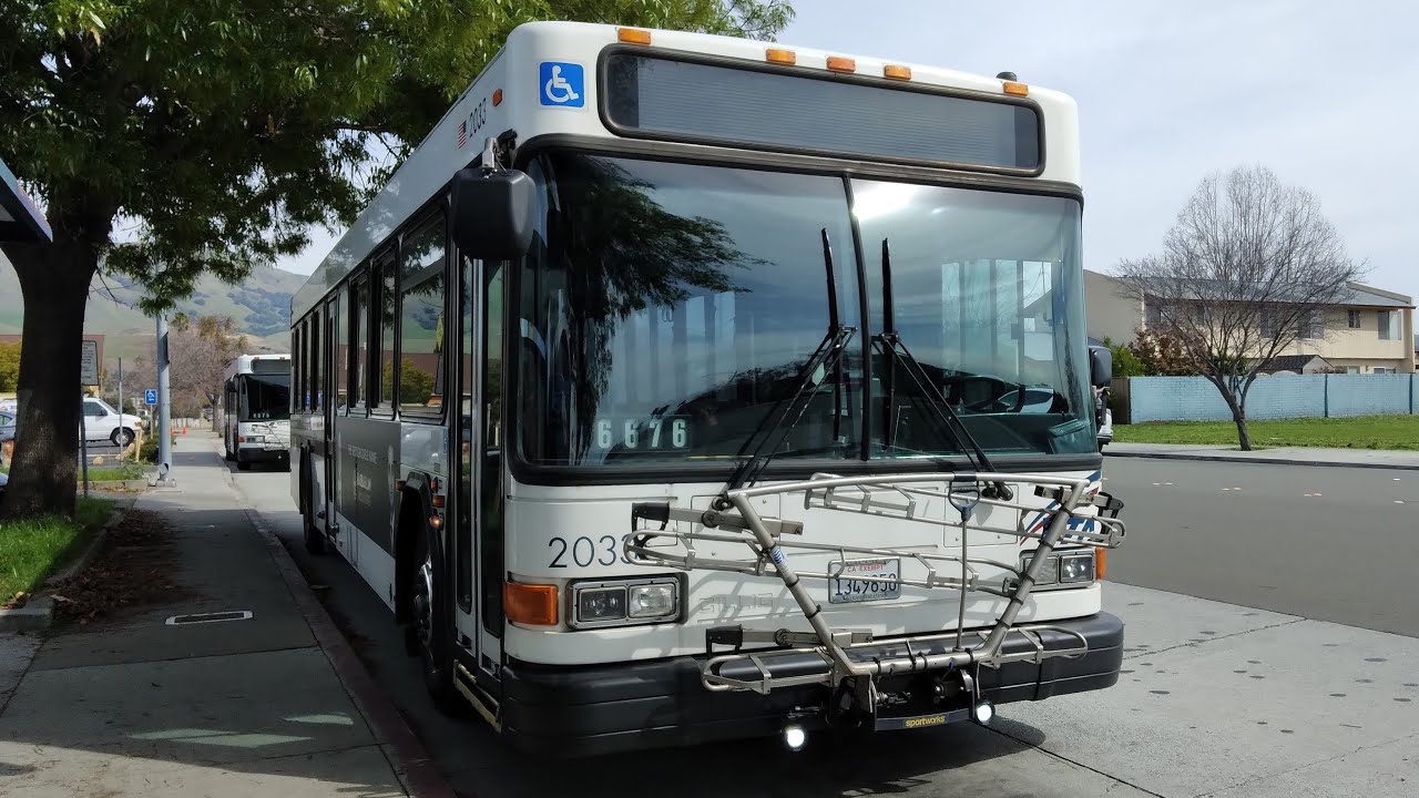 Santa Clara VTA 2002 Gillig Low Floor 40' #2033 on Route 66 - YouTube